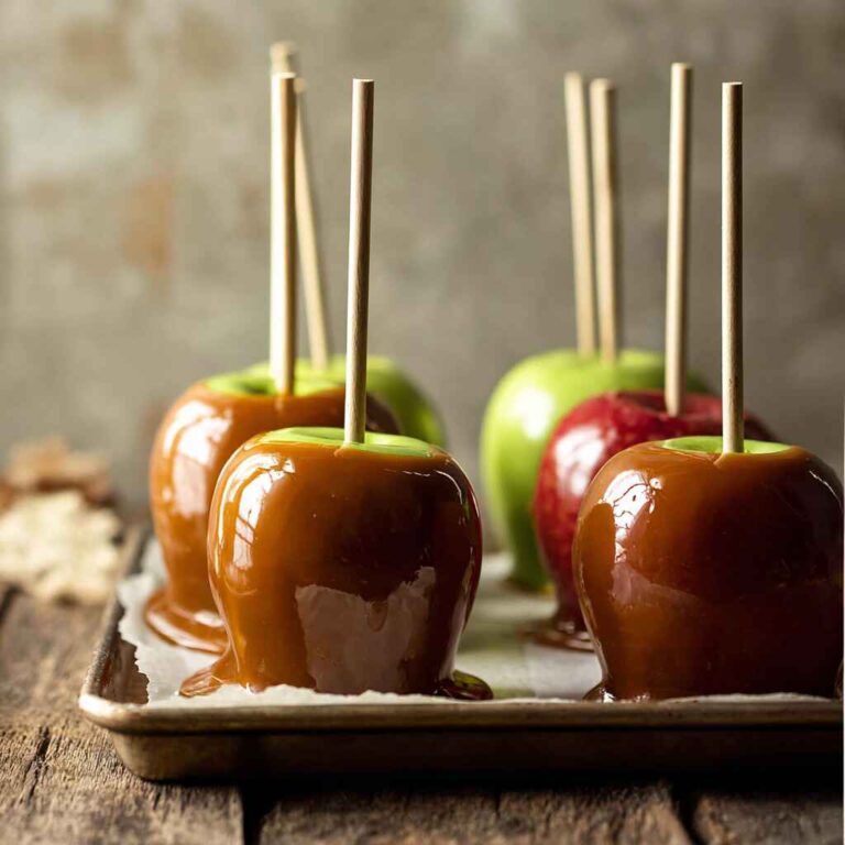 Caramel Apples : Easy, Cozy, 5-Ingredient Treat!